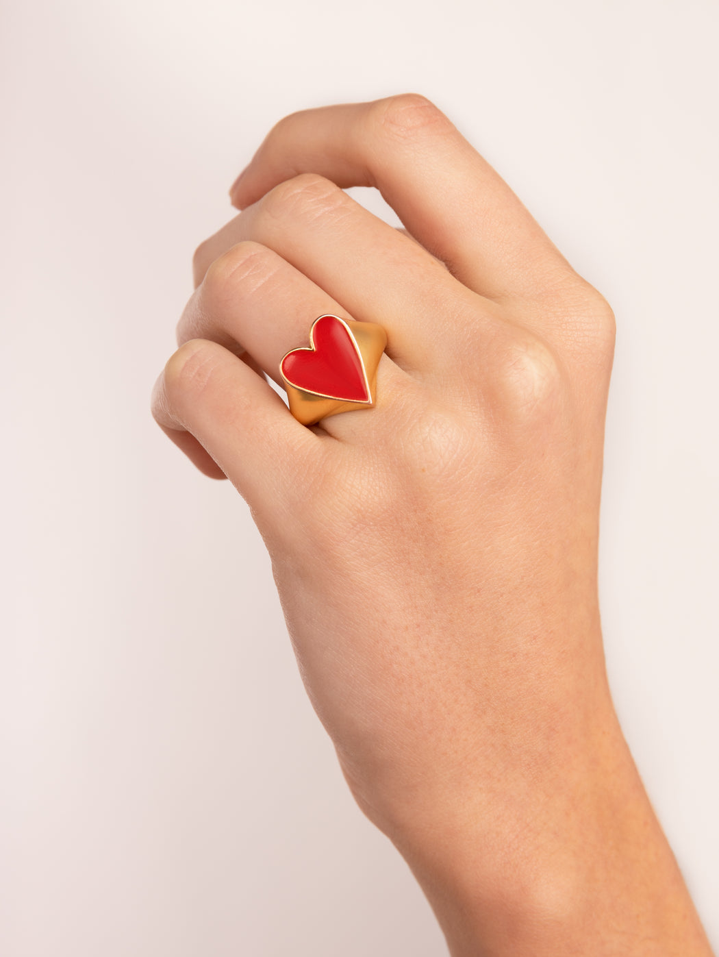 Anillo Lovely Heart Red Enamel Baño Oro – SINGULARU